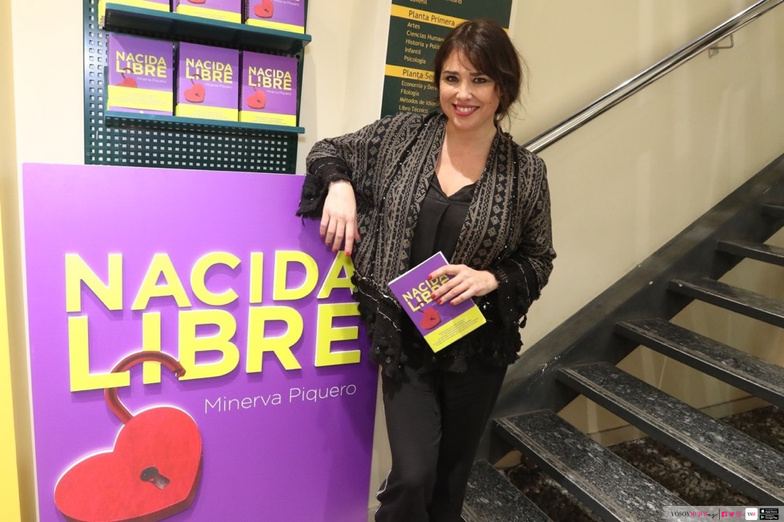 Minerva Piquero firma en Málaga su primera novela, ‘Nacida Libre ...